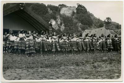 View, Kapa Haka Performers, Wairaka - Whakatāne Museum Collections ...