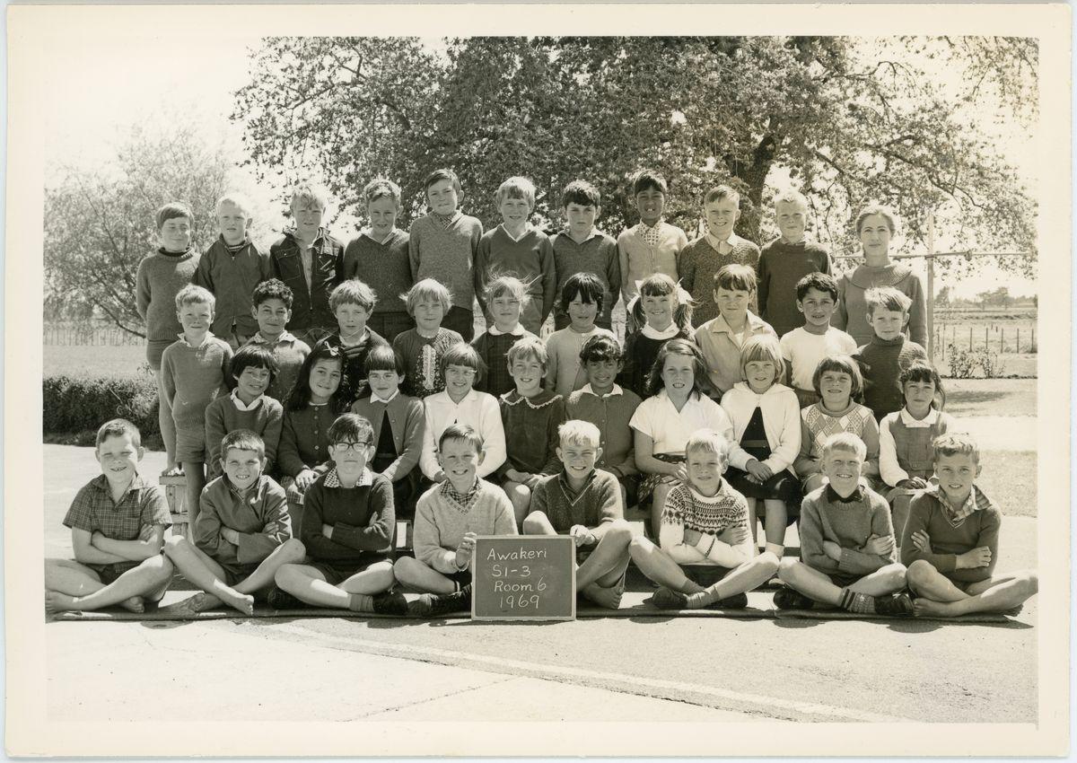 Group Portrait, S1-3 Room 6 Class, Awakeri School - Whakatāne Museum ...